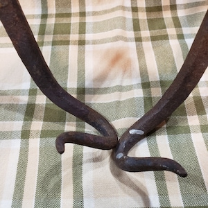 Antique Hand Forged Wishbone Hearth Pot, Kettle, Cauldron Hanger ...