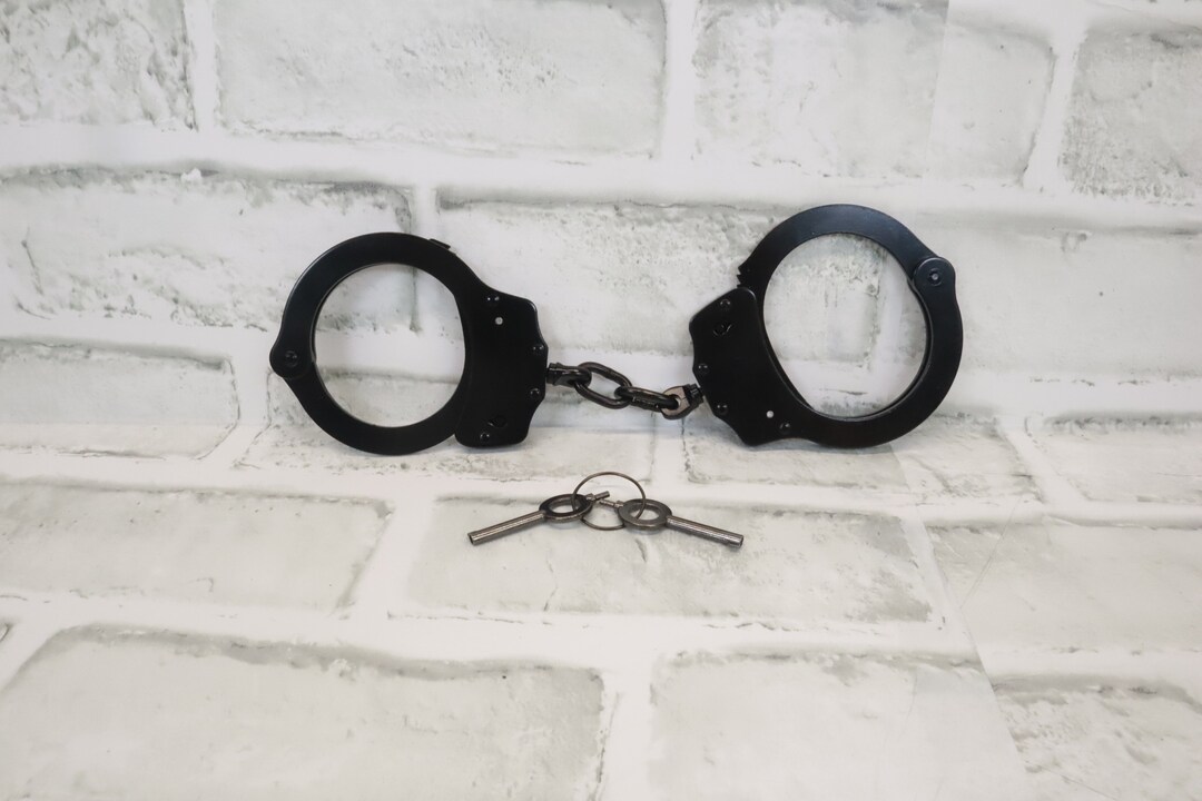 Police Double Lock Handcuff Comes With Two Keys, Christmas Gifts ...