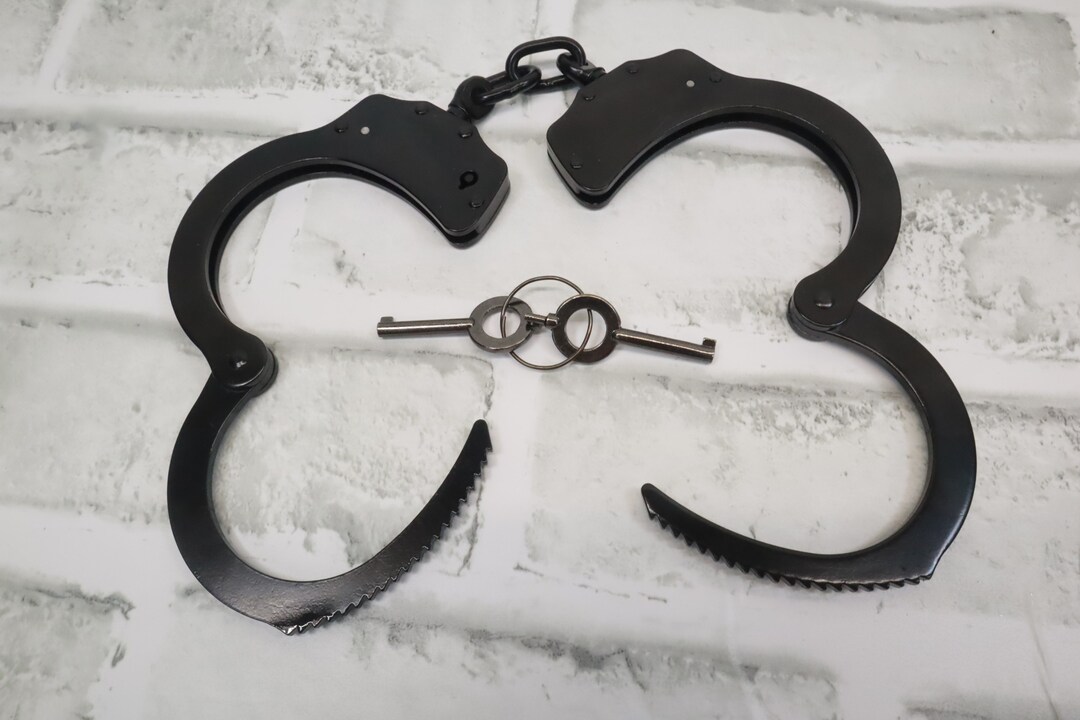 Sensual Props Metal Handcuff With Two Keys, Gifts, Christmas Gifts ...