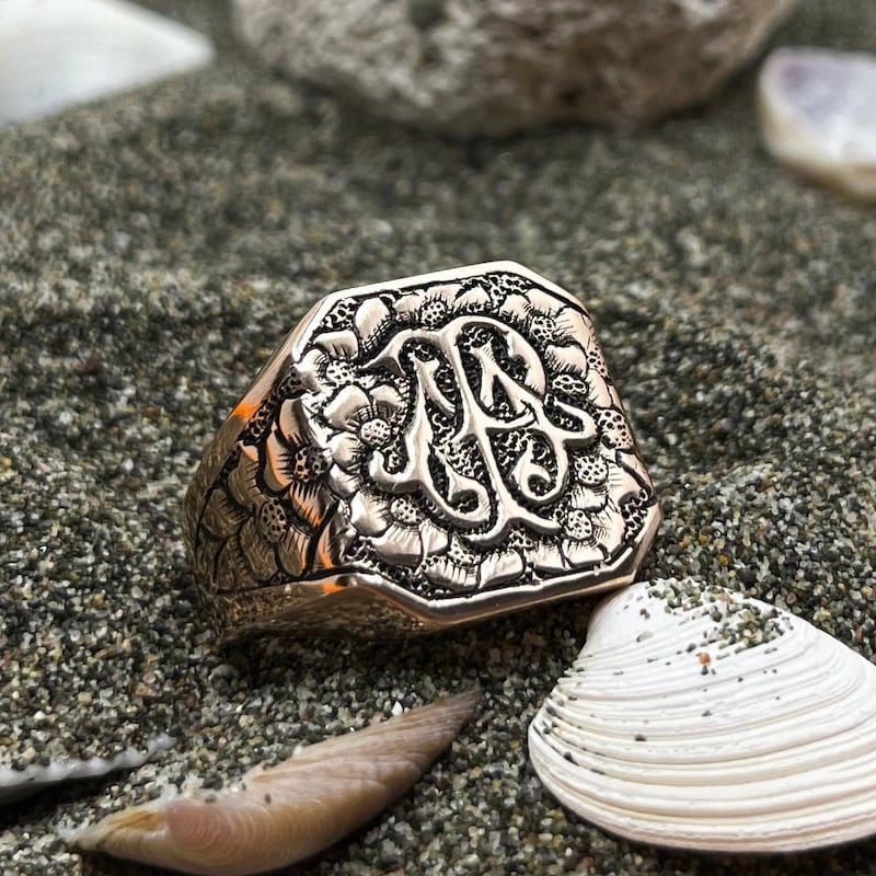 Wildflower Signet Ring - Etsy