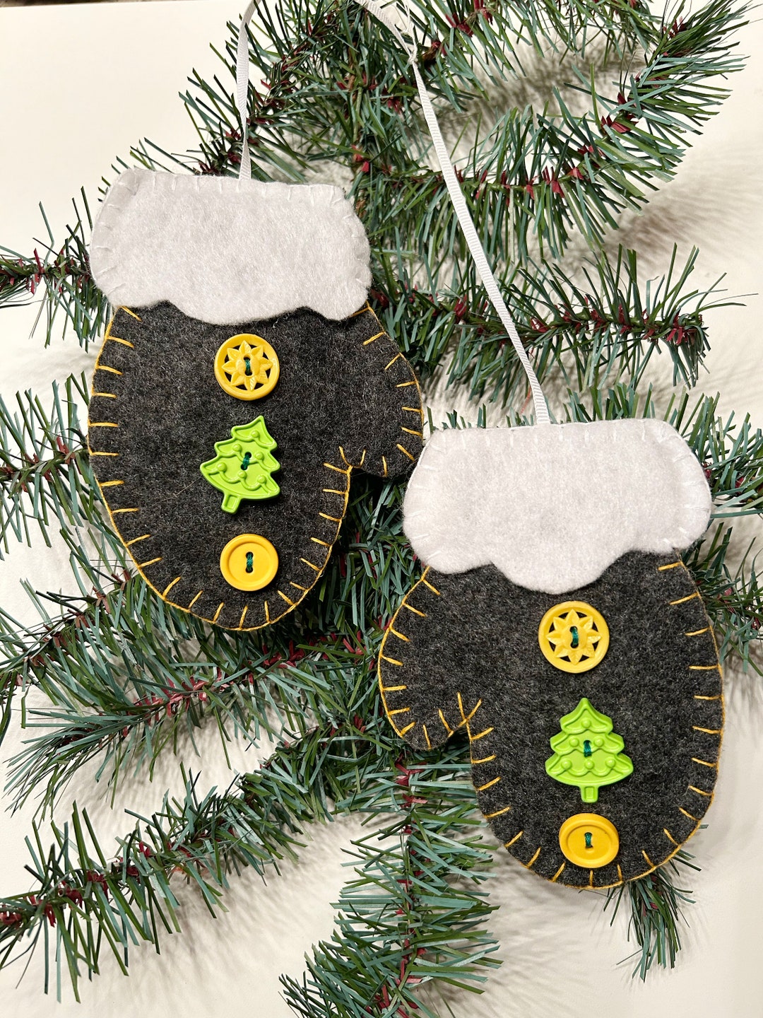 Christmas Decoration | Pair of Mittens With Buttons | Wool Felt | Pairs ...