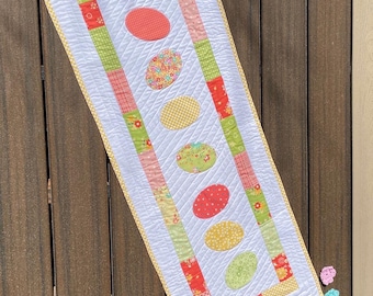 Easter Quilt Pattern, Table Runner, Table Top Quilt, Wall Hanging ...