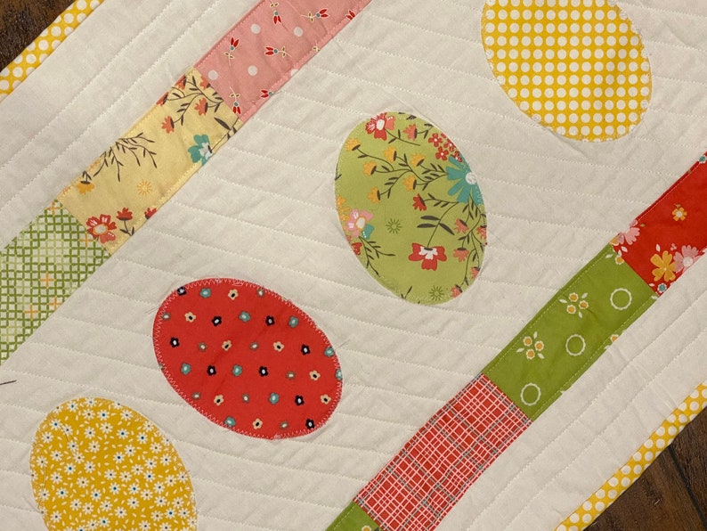 Easter Egg Applique Table Runner Pattern – Quilted Spring Decor (PDF ...