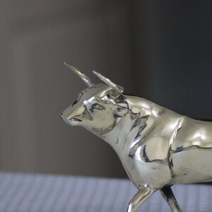 Gold Bull, Wall Street Bull Statue, Bull Sculpture, Table Decor, Home ...