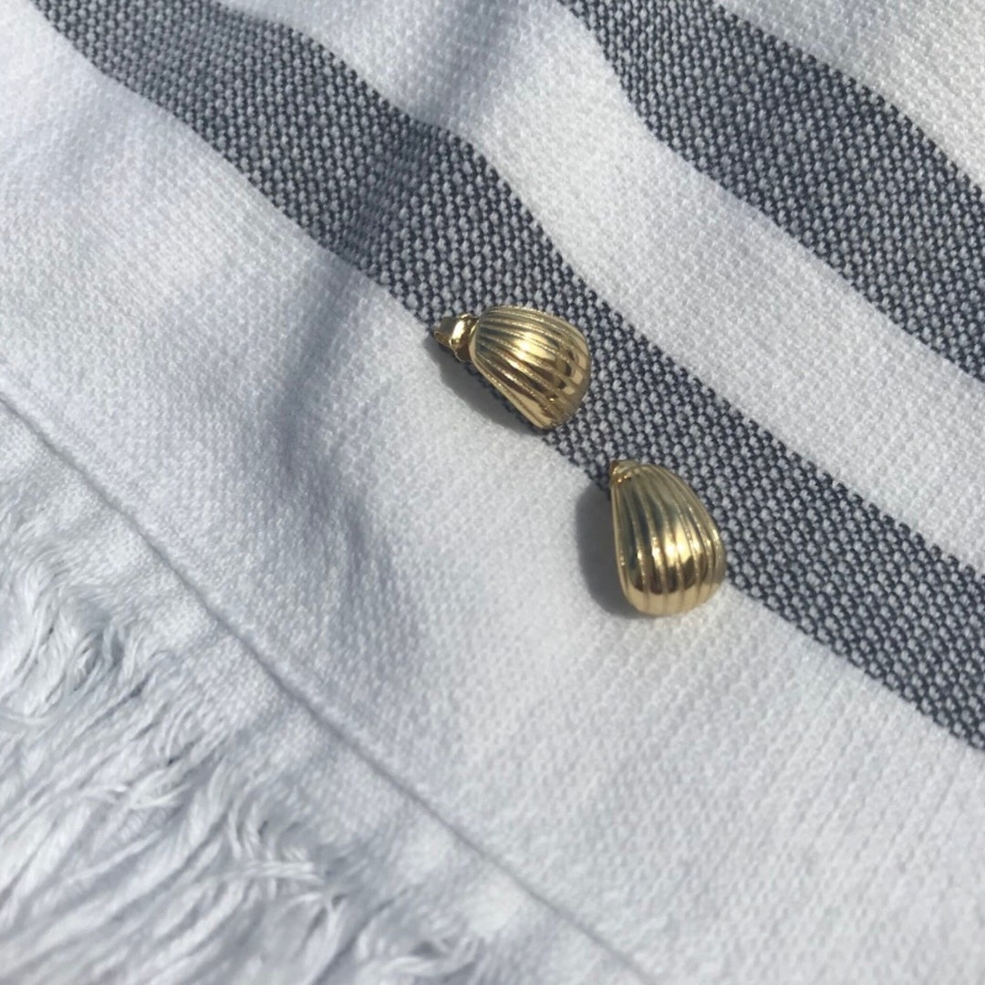 18k Shell Shaped Earrings in 925 Silver Plated With 18k Gold - Etsy