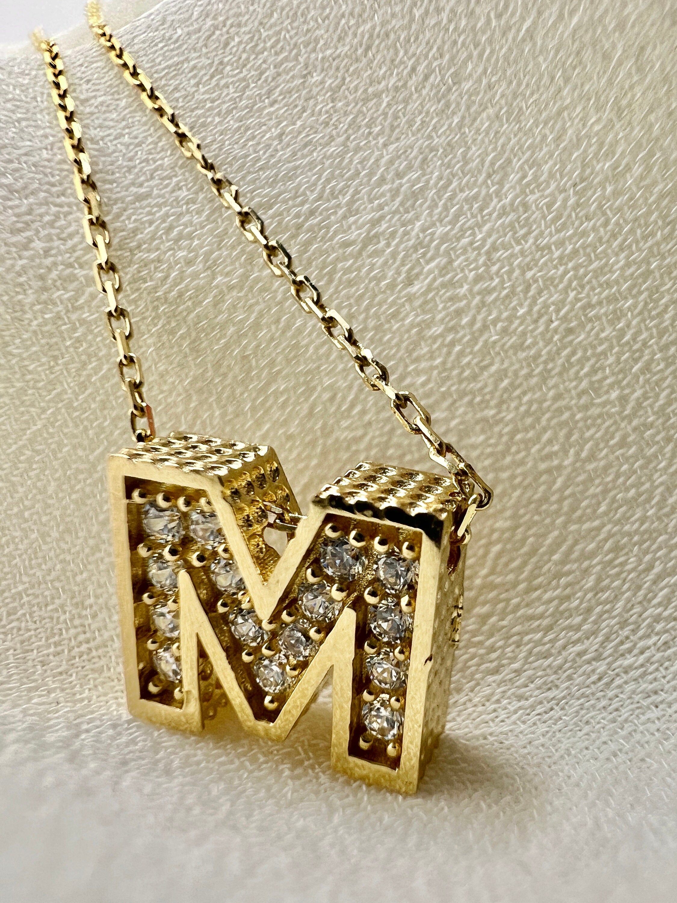 14K Solid Gold Buchstaben Halskette, Lette M, Alphabet Anhänger ...