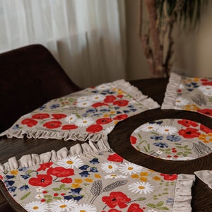 Floral Wedge Placemat Set for Round Table, Poppy Flower Double Layered ...
