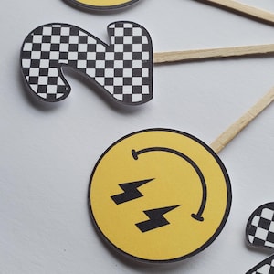 Smiley Cupcake Toppers With Custom Checkered Number for Birthday - Etsy