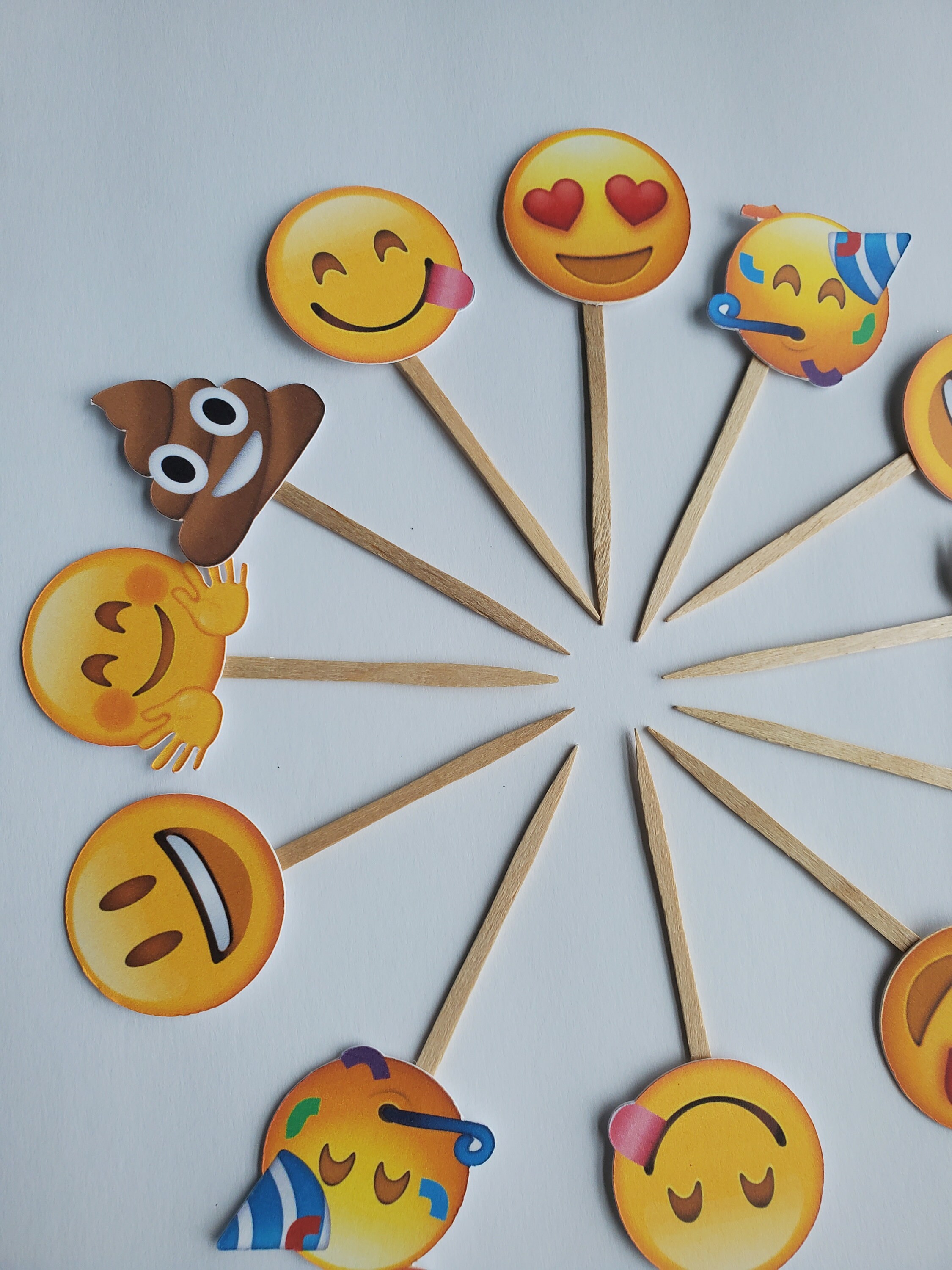 Emoji Cupcake Toppers. - Etsy