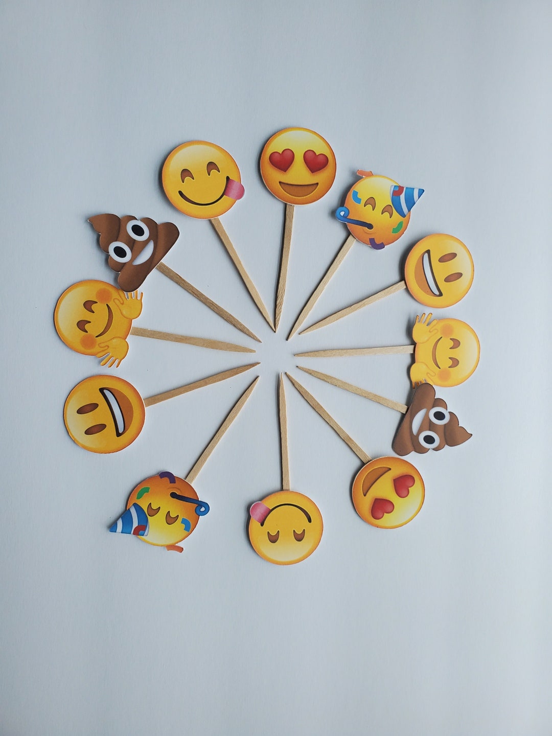 Emoji Cupcake Toppers. - Etsy