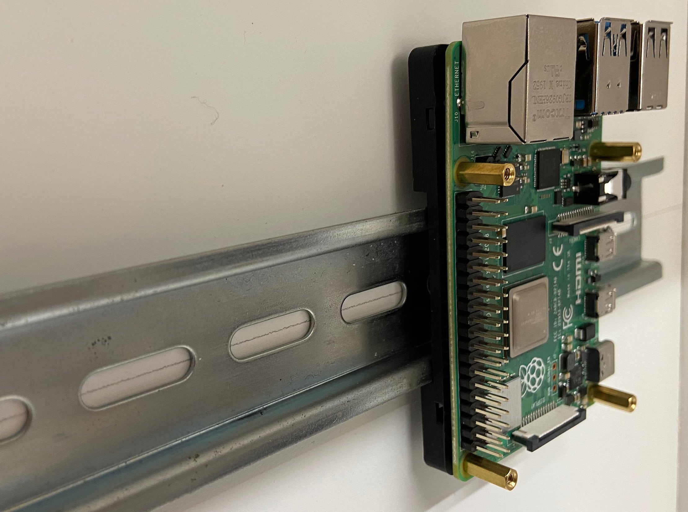 Raspberry Pi DIN Rail Adaptor Kit (35mm) - Fits Raspberry Pi's 2,3,4,5 ...