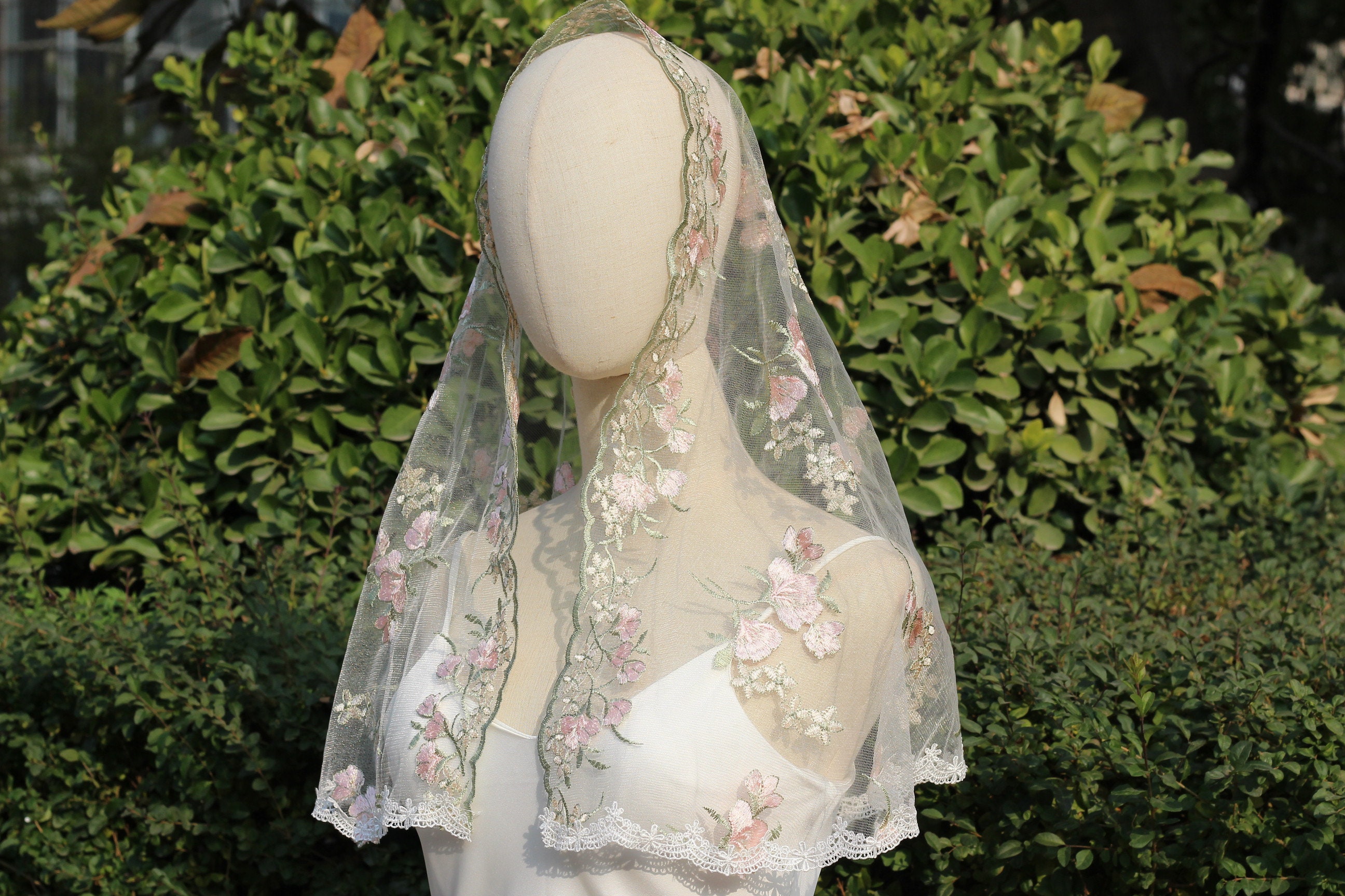 Floral Veil,wildflower Veil,mantilla Veil,chapel Veil,embroidered Veil ...