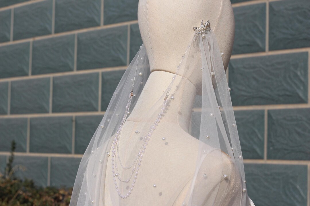 Pearl Draped Wedding Veil, Boho Bridal Headpiece, Fingertip Veil - Etsy