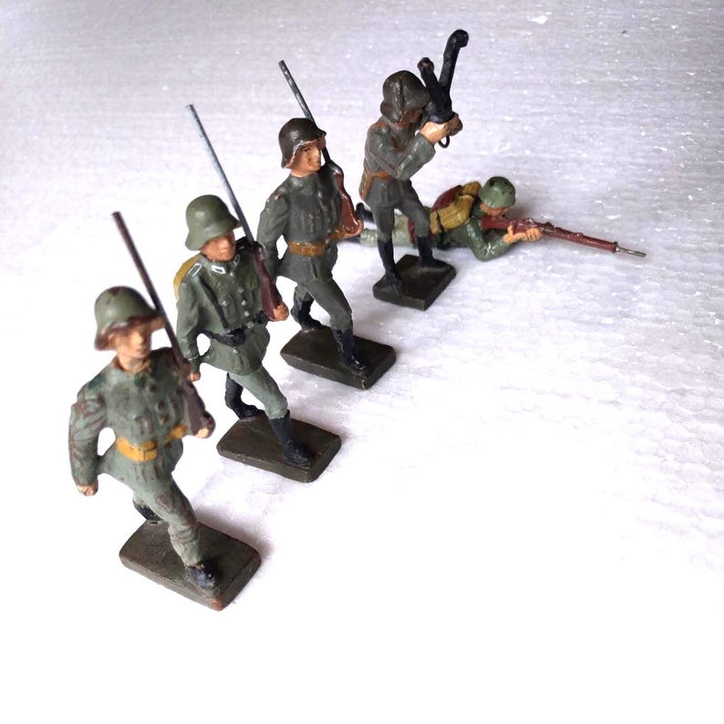 Vintage Lineol Soldiers – World War II Era Composition Figures - Etsy