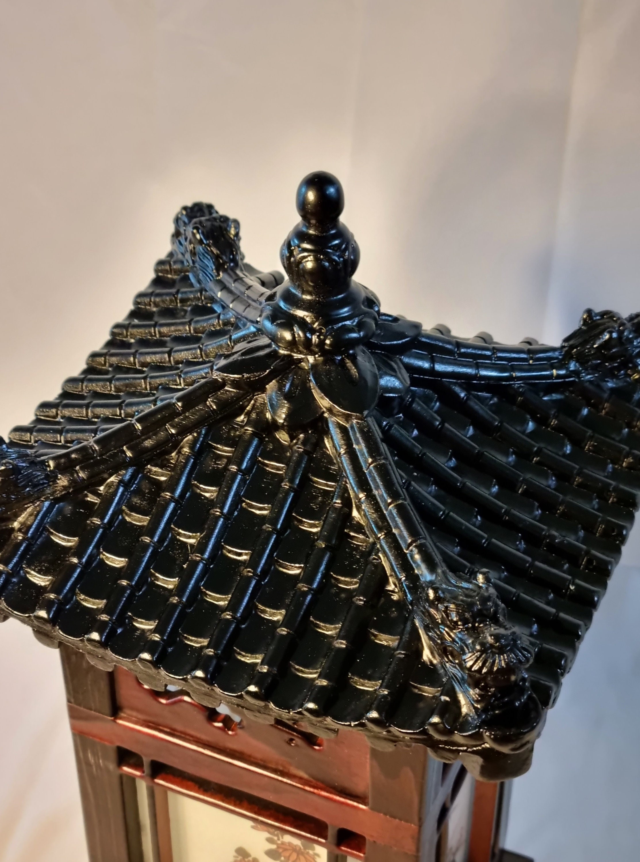 Korean Traditional Hanok Roof Tiles Desk or Floor Lamp the Four ...