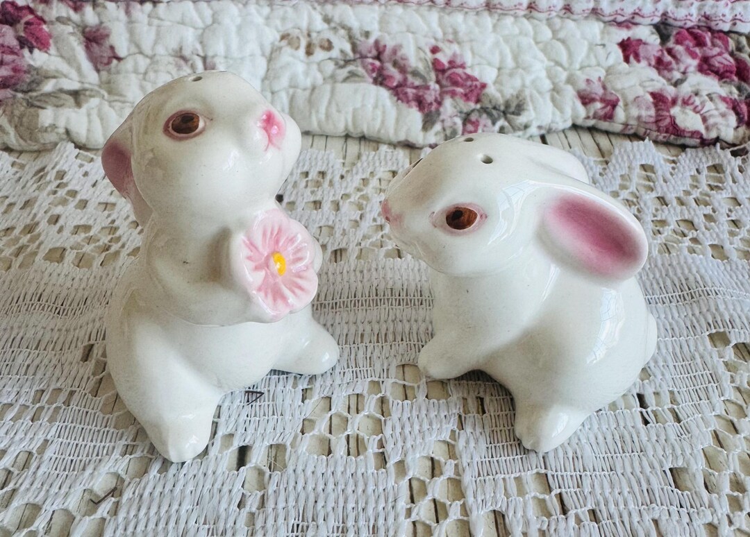 Vintage Avon 1983 Bunny Collection Ceramic Salt and Pepper Shaker - Etsy