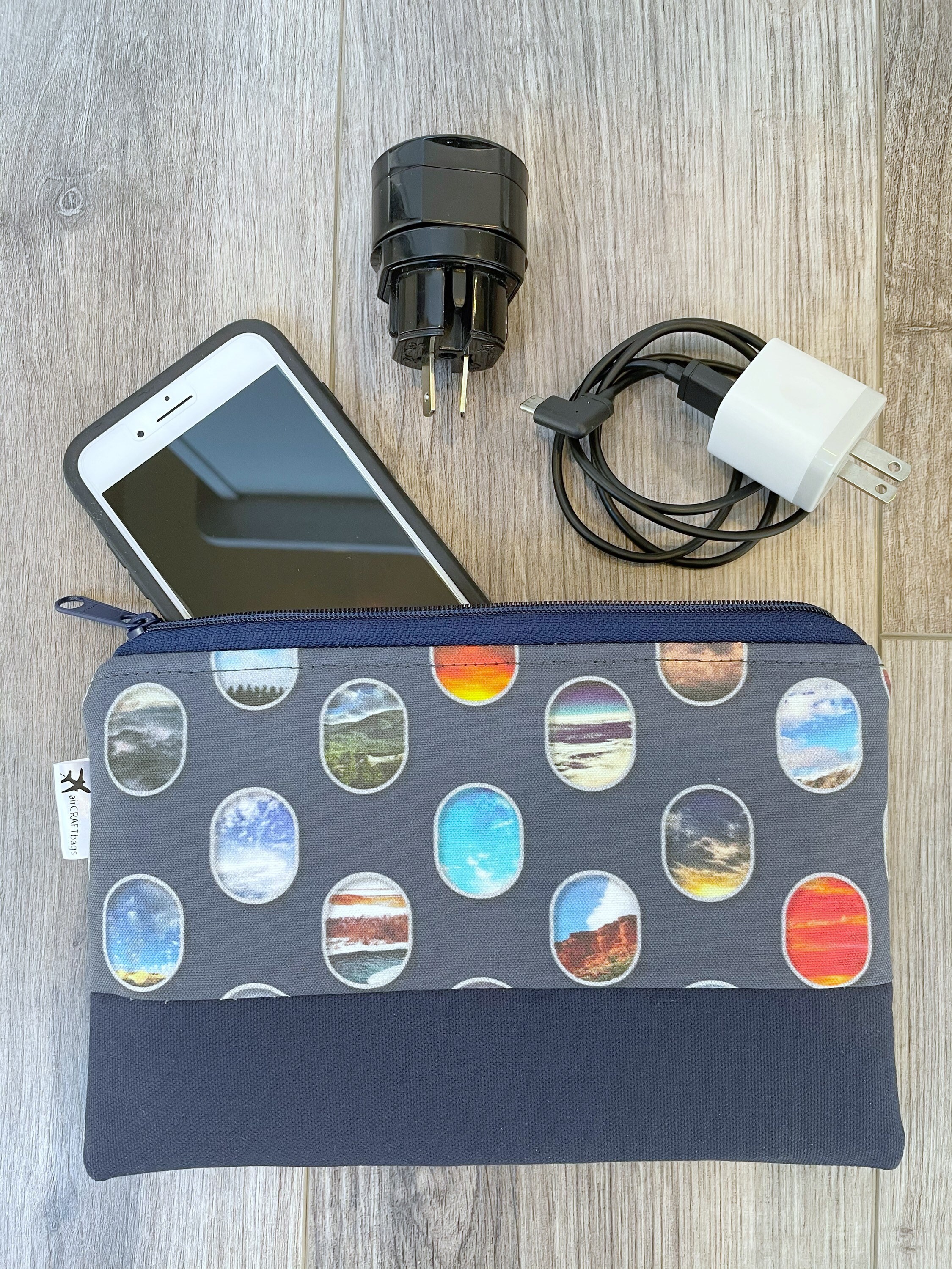 Flight Attendant/ Pilot/ Gifts/ Airplane Bag/ Travel Bag/ Toiletry Bag ...