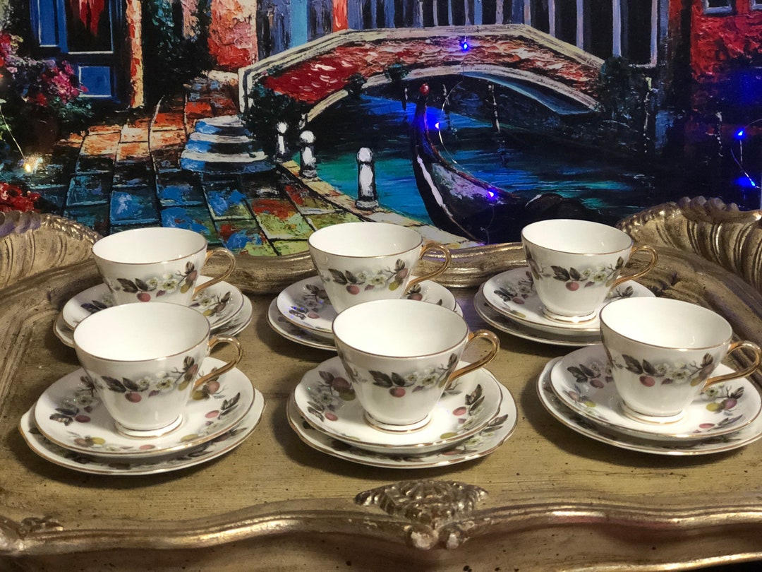 21 Piece Set of Royal Imperial Tea Set. Fine Bone China. Teacup ...