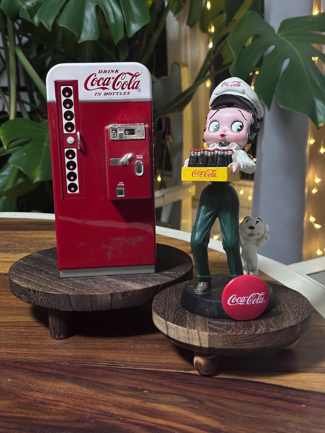 Betty Boop Coca-cola Delivery Girl Figurine & Metal Coke Machine Bank ...