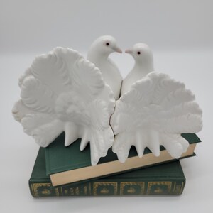 Vintage Lladro White Dove Figurines, Elegant Wedding Gift - Etsy