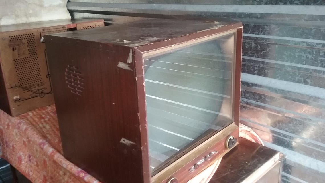 VINTAGE Antique Television Sets 4 Sale: Tak-ur-pic. - Etsy