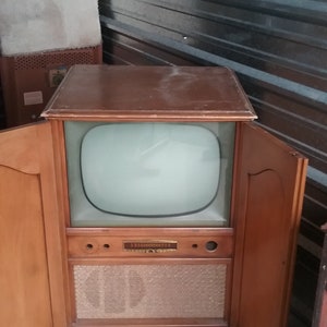 VINTAGE Antique Television Sets 4 Sale: Tak-ur-pic. - Etsy
