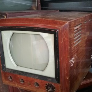 VINTAGE Antique Television Sets 4 Sale: Tak-ur-pic. - Etsy