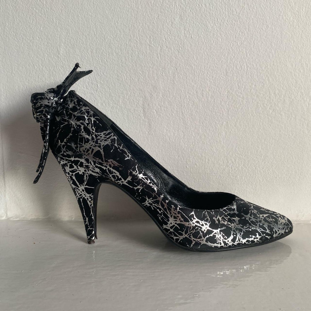 Stuart Weizman für Mr Seymour Silber und schwarze Pumps mit ...