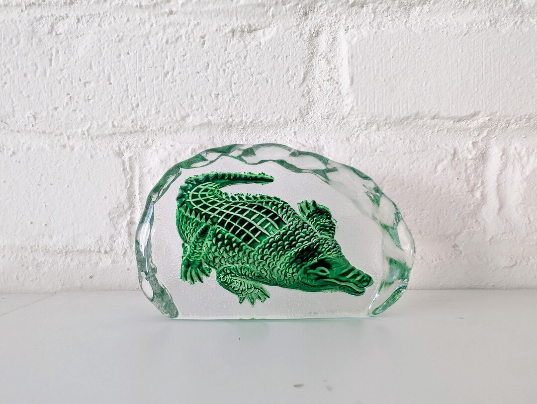Vintage Glass Alligator Plaque | Three Dimensional Pressed Glass Plaque ...