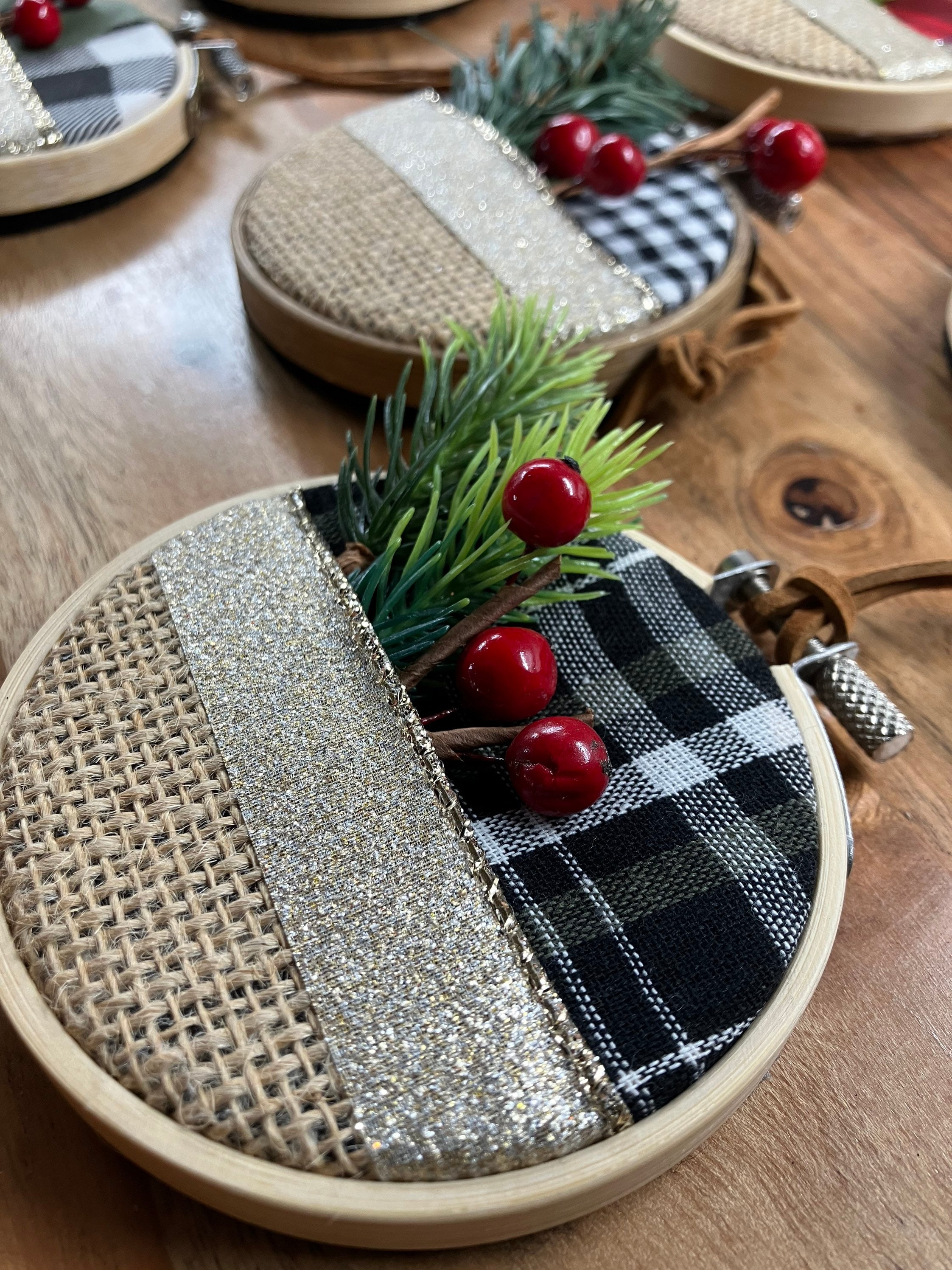 3 or 4in Burlap Embroidery Hoop Christmas Ornaments | Wall Decor ...