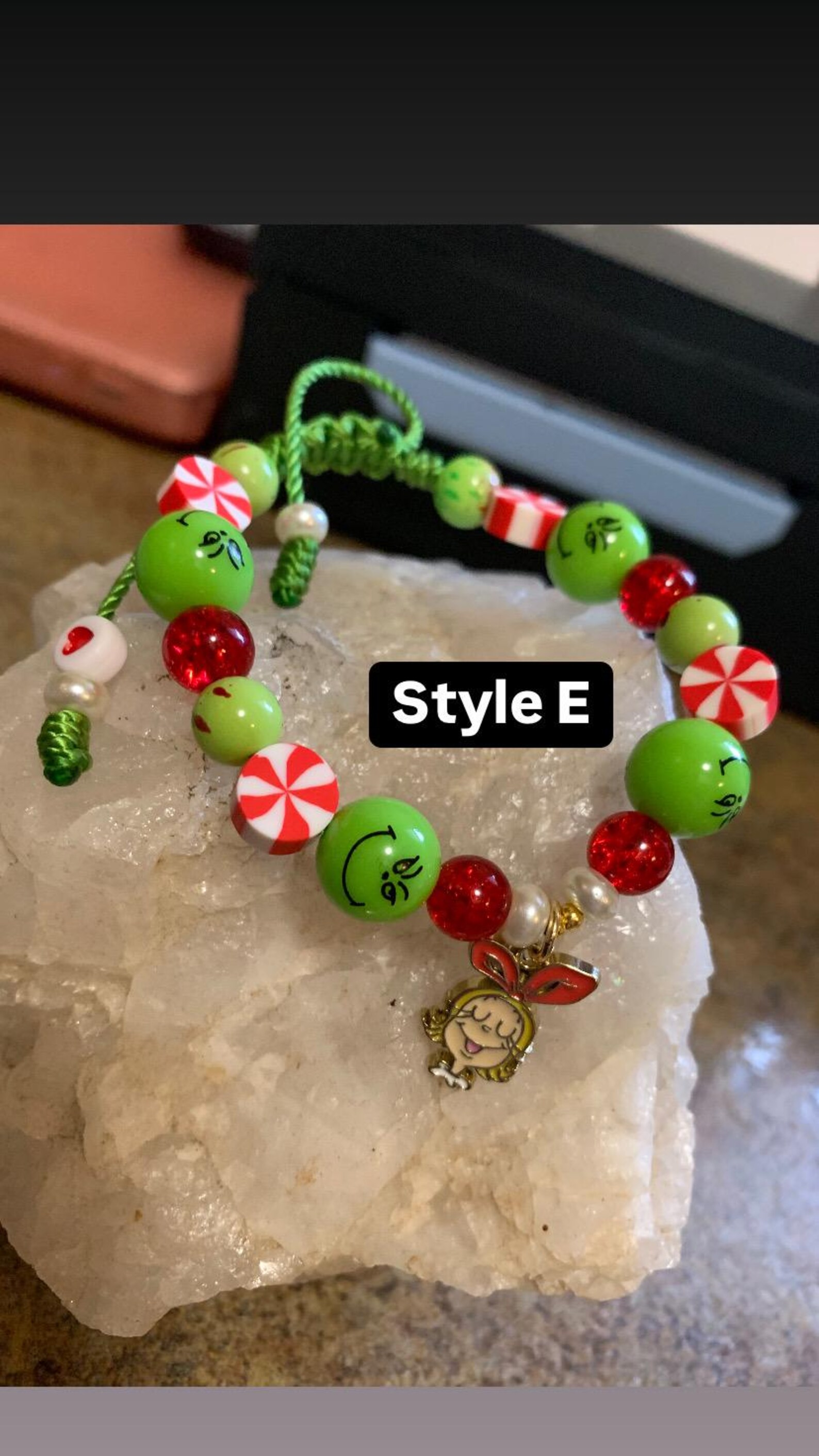 Grinch Charm Bracelet: Holiday Beaded Christmas Jewelry - Etsy