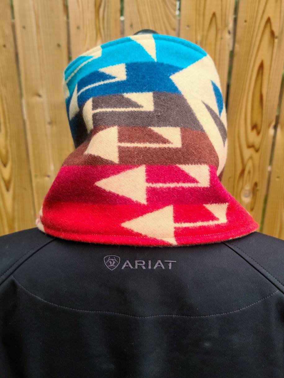 Medium Western Wool Cowl in big Thunder Scarlet - Etsy