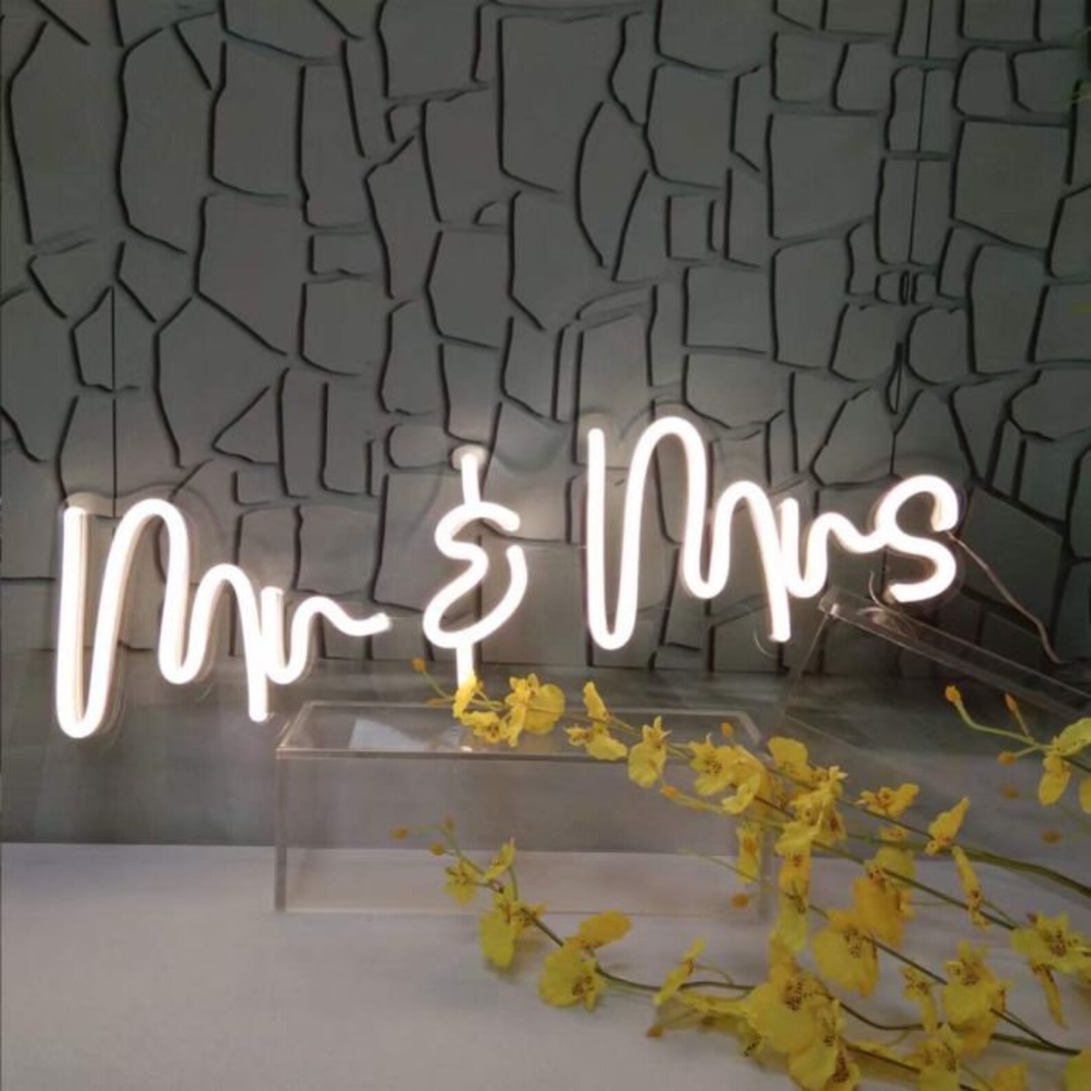 LED Wedding Sign Mr Mrs Digital Sign - Etsy