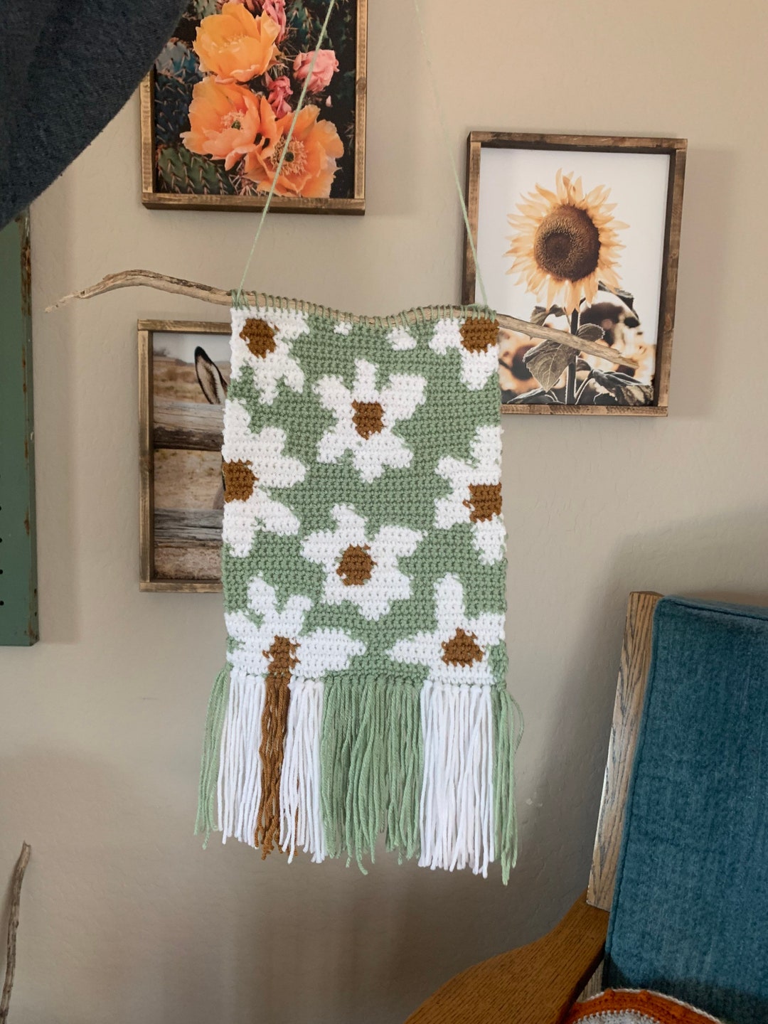 Crochet Daisy | Daisy Tapestry | Daisy Wall Hanging | Floral Tapestry ...