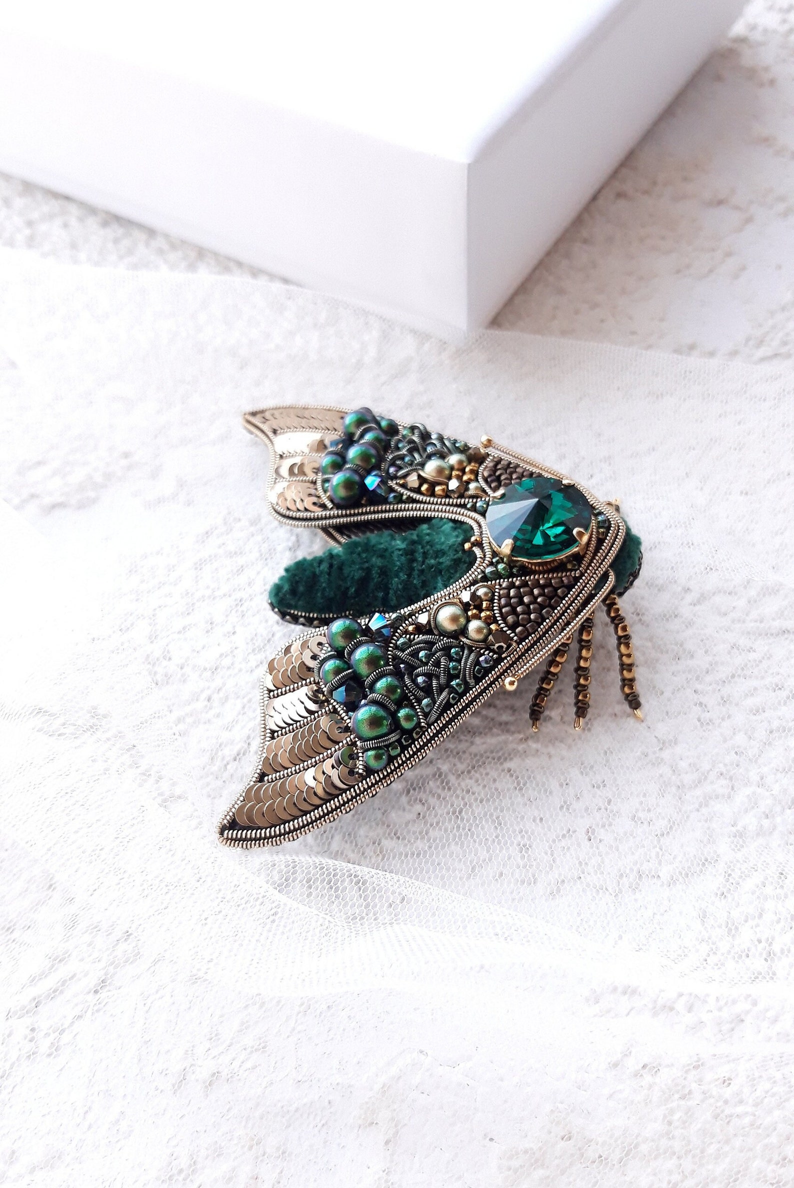 Emerald Moth Brooch Oleander Hawk-moth Embroidered Brooch Moth - Etsy