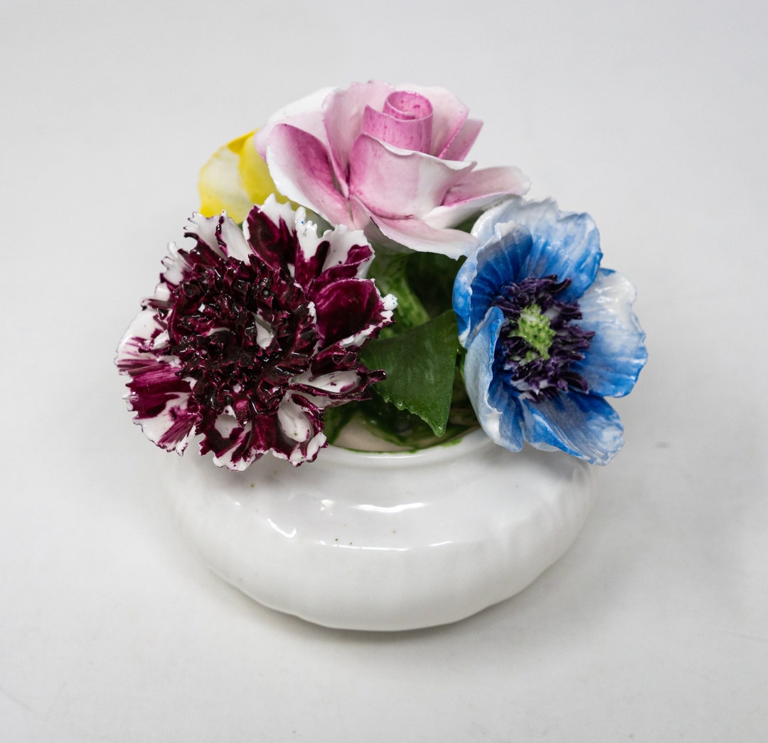 Randor "flower of the Month: December" Bone China Basket With Flowers ...