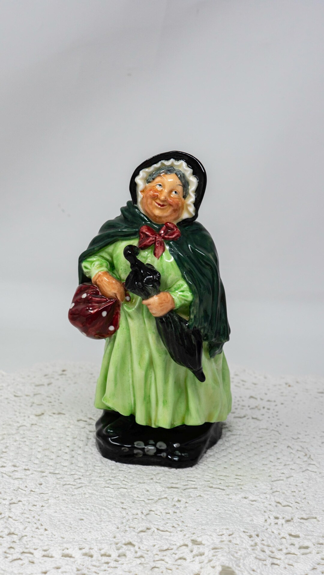 Vintage Royal Doulton Sairey Gamp Figurine: Charles Dickens Series, HN ...