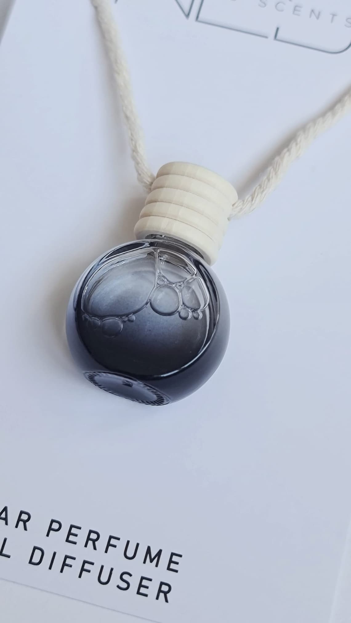 Flowerbomb Scent Car Air Freshener / Intensive Oil Diffuser / Hanging ...