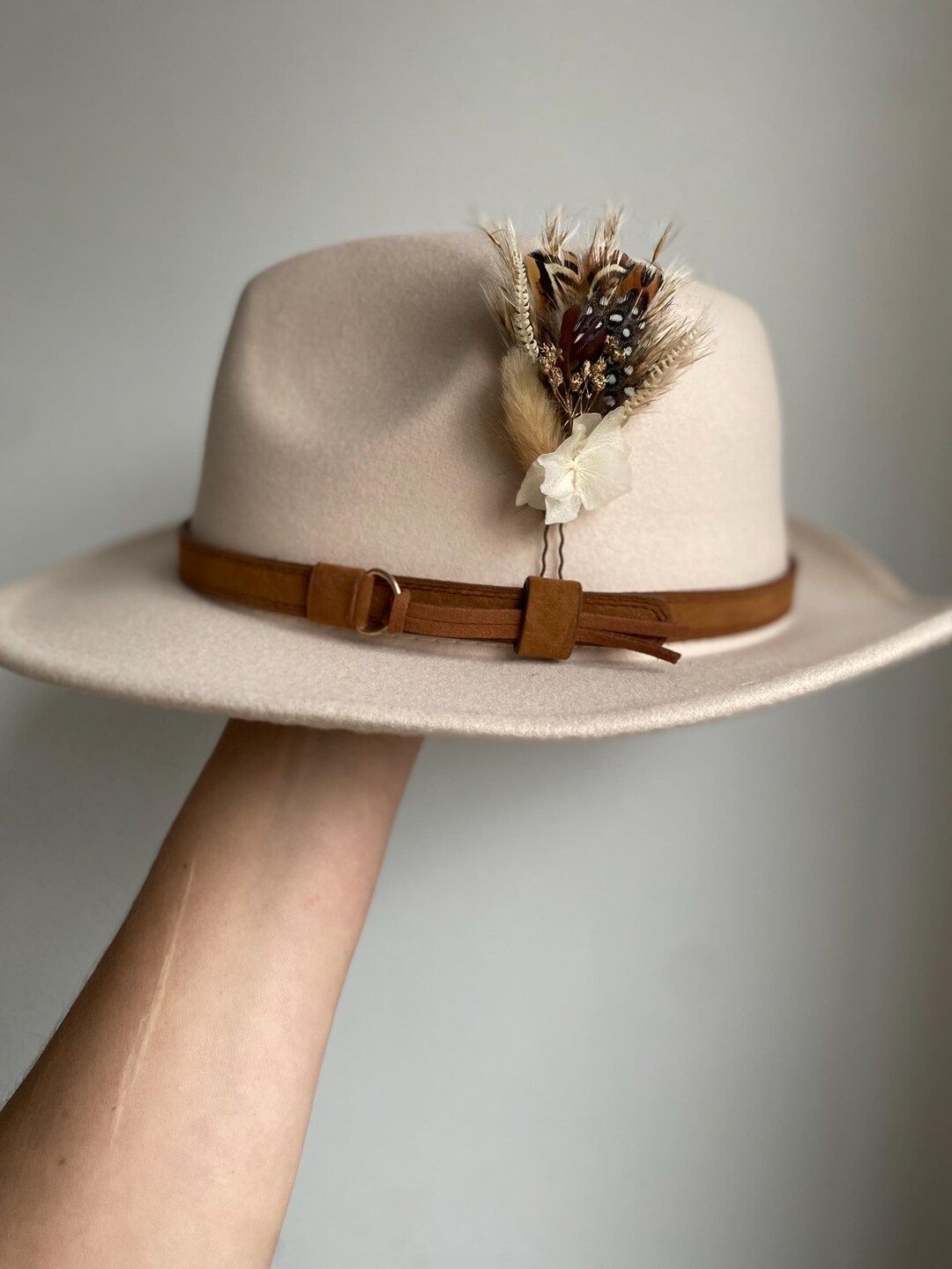 Beige Fedora Hat: Boho Style With Dried Flowers & Feathers - Etsy