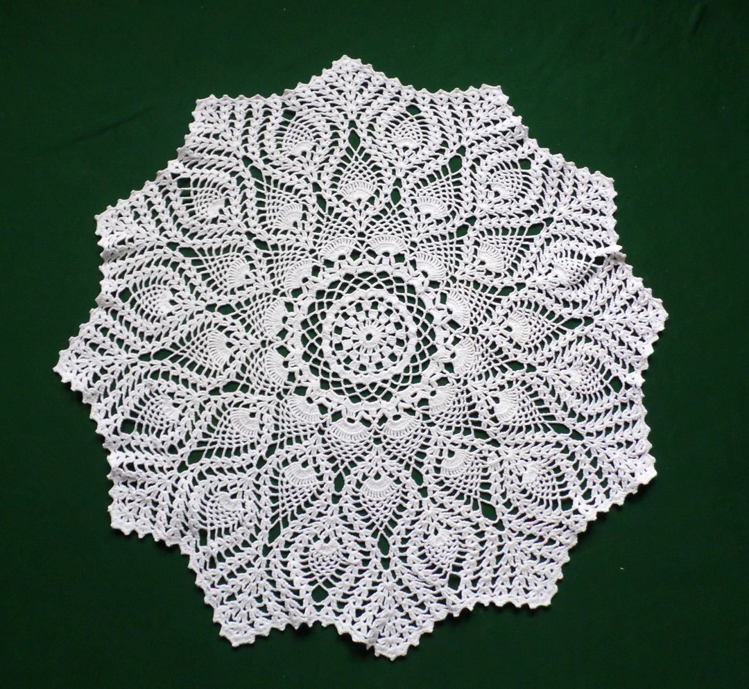 Vintage Crochet Tablecloth. Round Crochet Table Topper. Crocheted Table ...