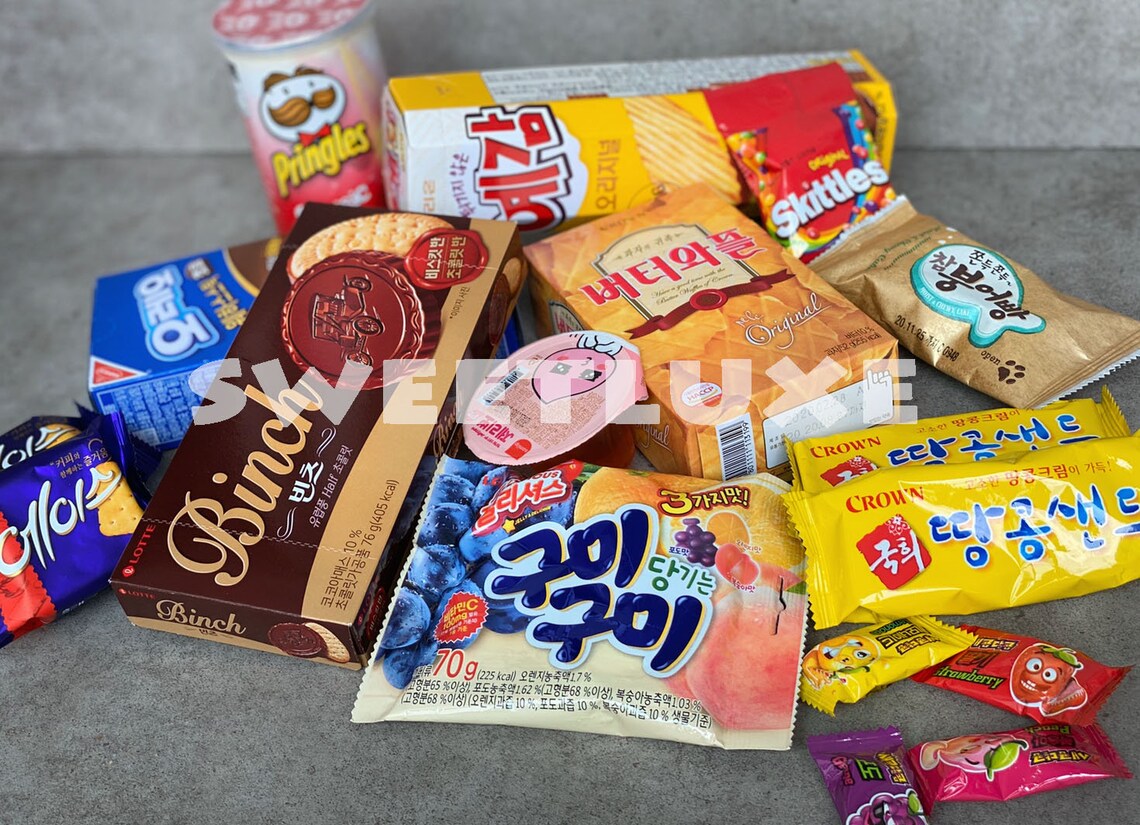 Korean Gift Snack Box, Asian Snack, Put Korean Snacks in an Handmade ...