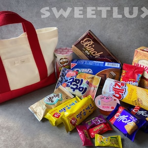 Korean Gift Snack Box, Asian Snack, Put Korean Snacks in an Handmade ...