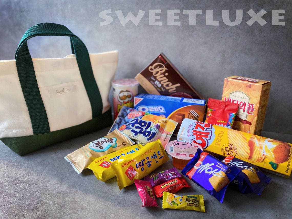 Korean Gift Snack Box, Asian Snack, Put Korean Snacks in an Handmade ...