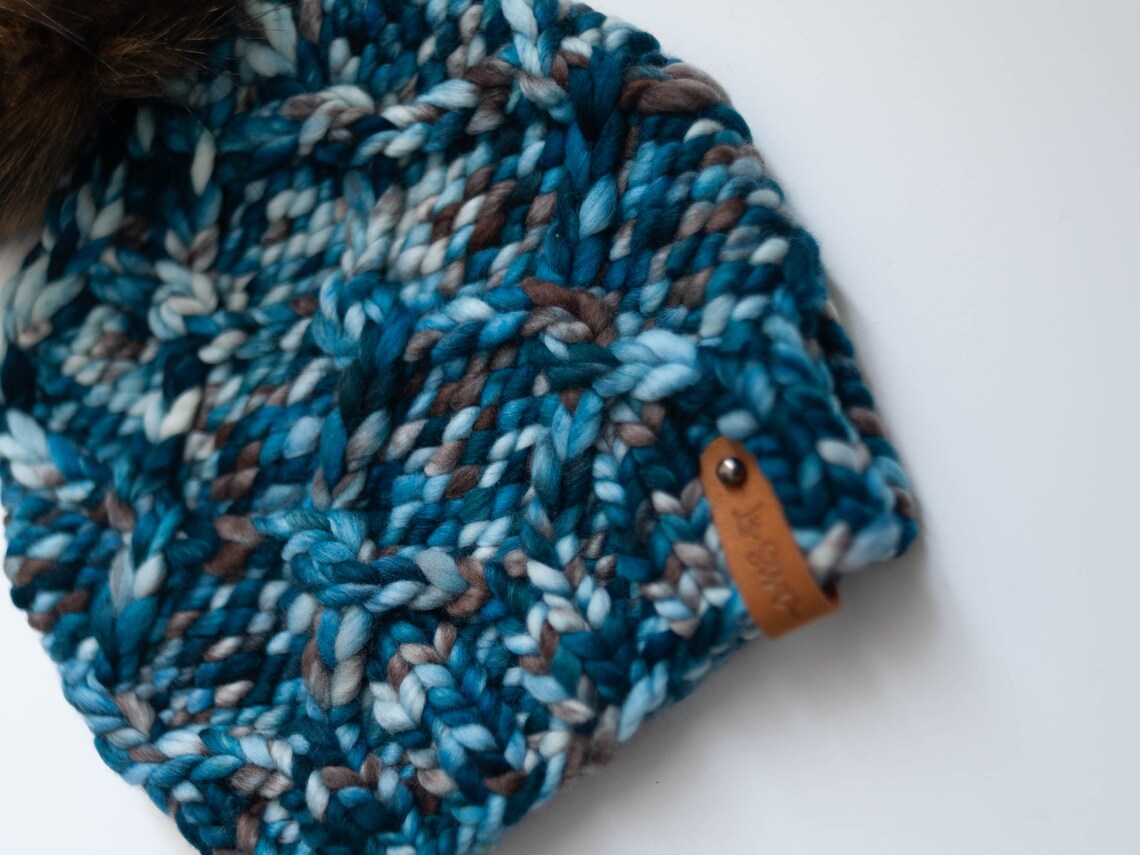 Gorro infantil/juvenil de lã merino azul mesclada | Gorro Entangled ...