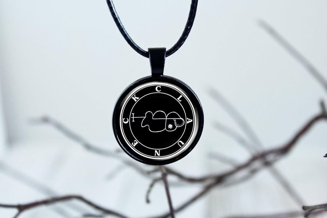 Clauneck Pendant Wealth Demon Black Magic Spell Amulet Left - Etsy