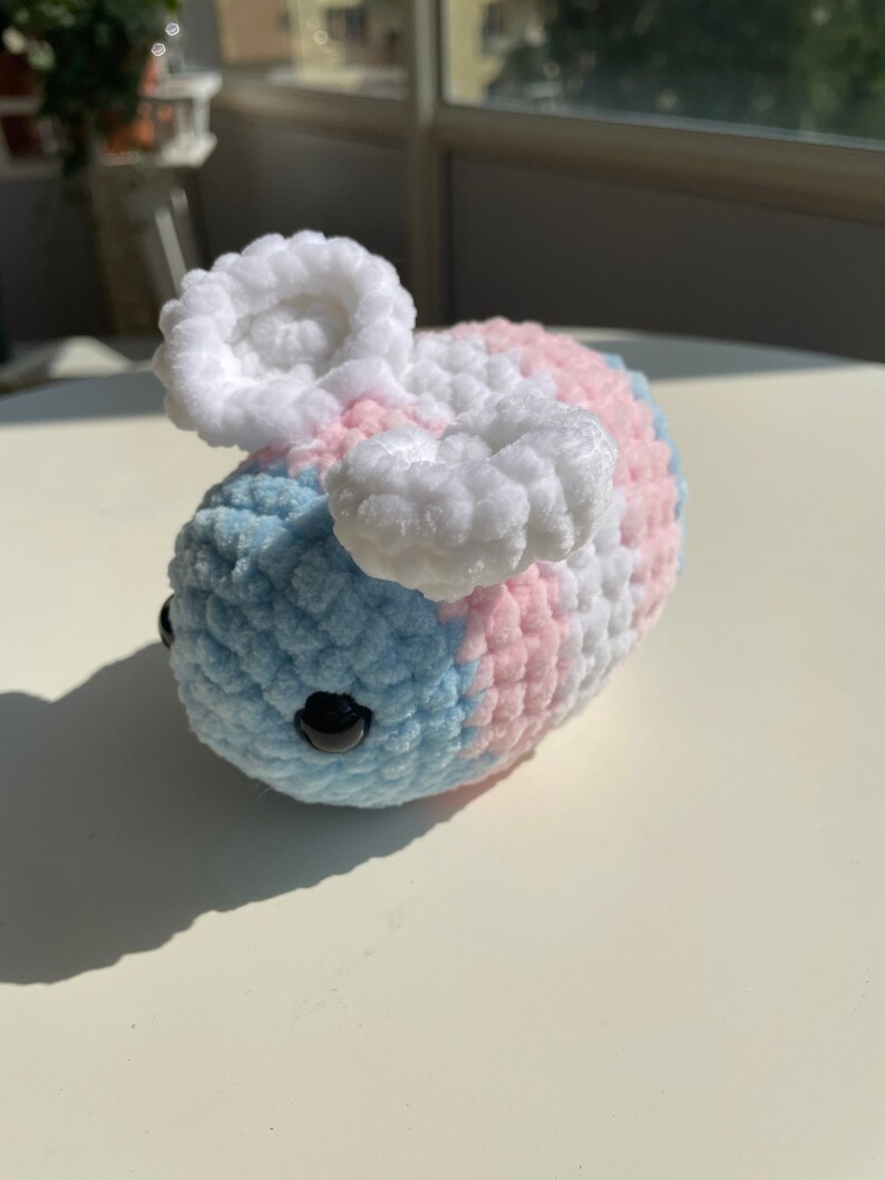 LGBTQIA Pride Flag Crochet Bees | Etsy Sweden