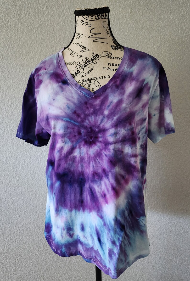 Purple Gravity Spiral Tie Dye T Shirt Customizable Women's 1XL - Etsy