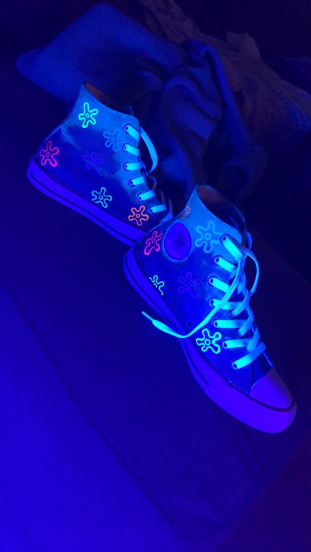 Cartoon Inspired Hand Painted Converse - Etsy