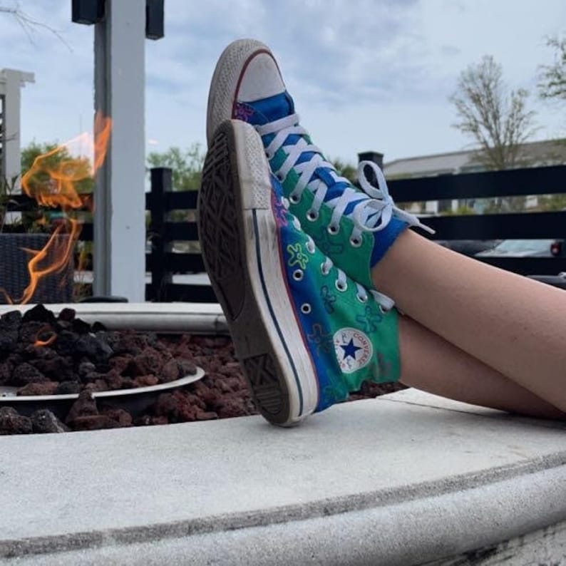 Bikini Bottom Inspired Hand Painted Converse - Etsy