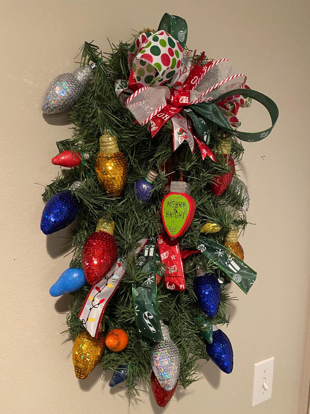 Light Bulb Wreath Bulb Wreath Colorful Christmas Vintage Light Bulbs ...